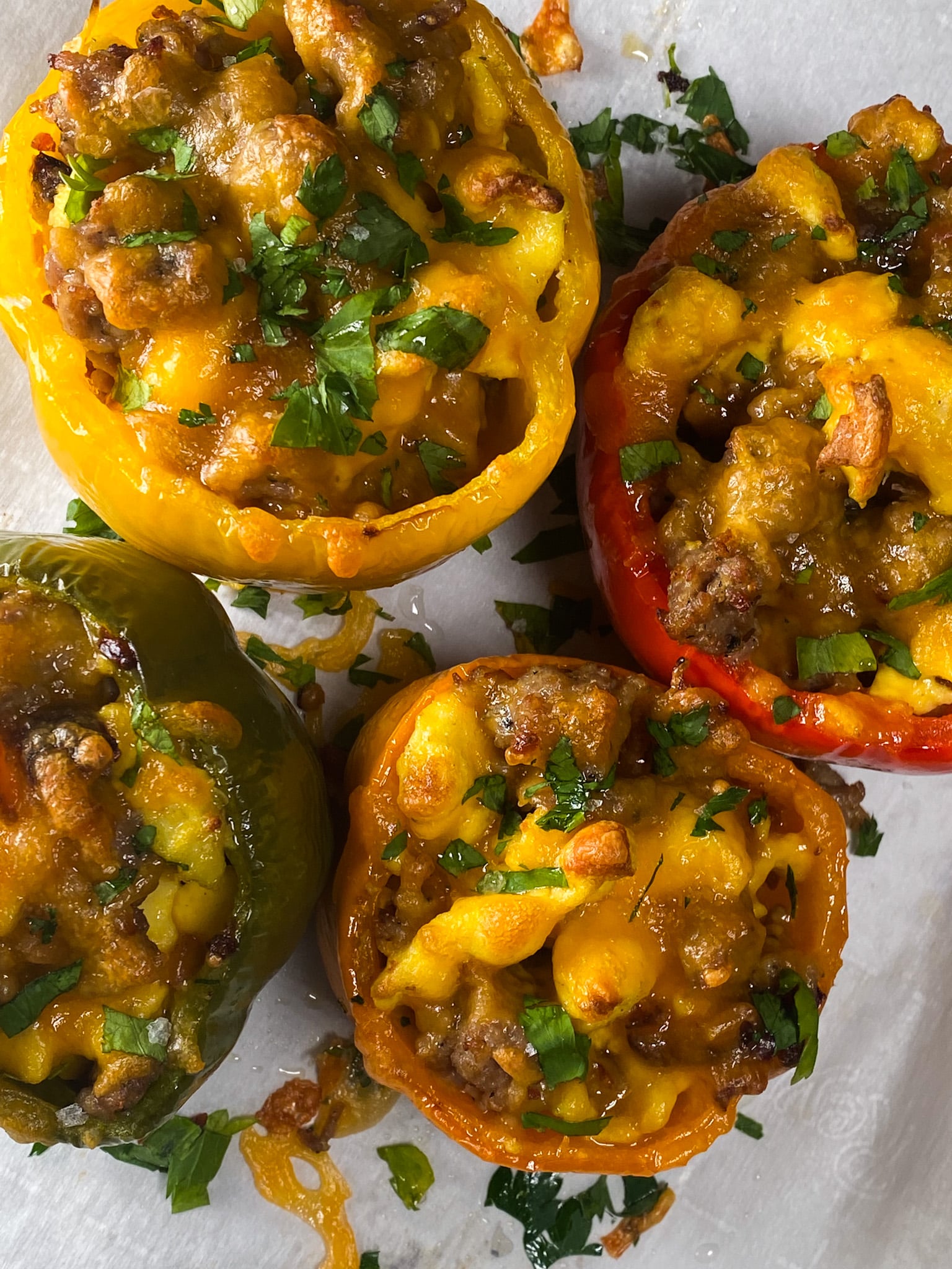 Easy Cheesy Bell Pepper Breakfast Cups With Eggs, Sausage, And Bacon ...