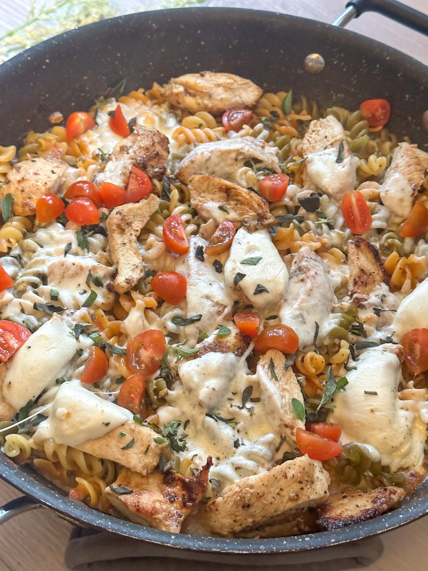 Italian Chicken and Tri-Color Pasta (Easy One-Pan Weeknight Meal ...